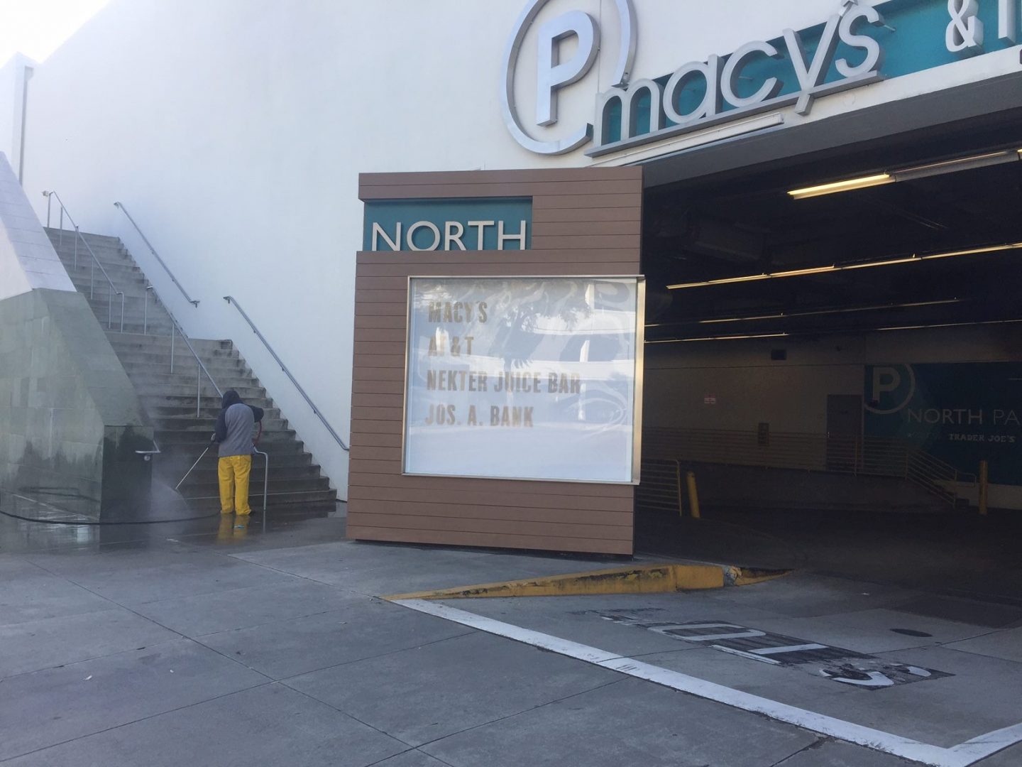 Wall Cladding in a Shopping Mall - All Green - Building Products ...